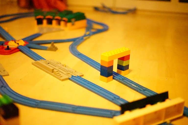 What are the benefits of playing with model trains? - MickcharlesModels